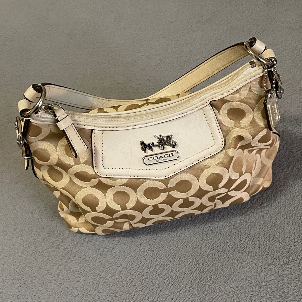 Coach Signature Purse - Gem